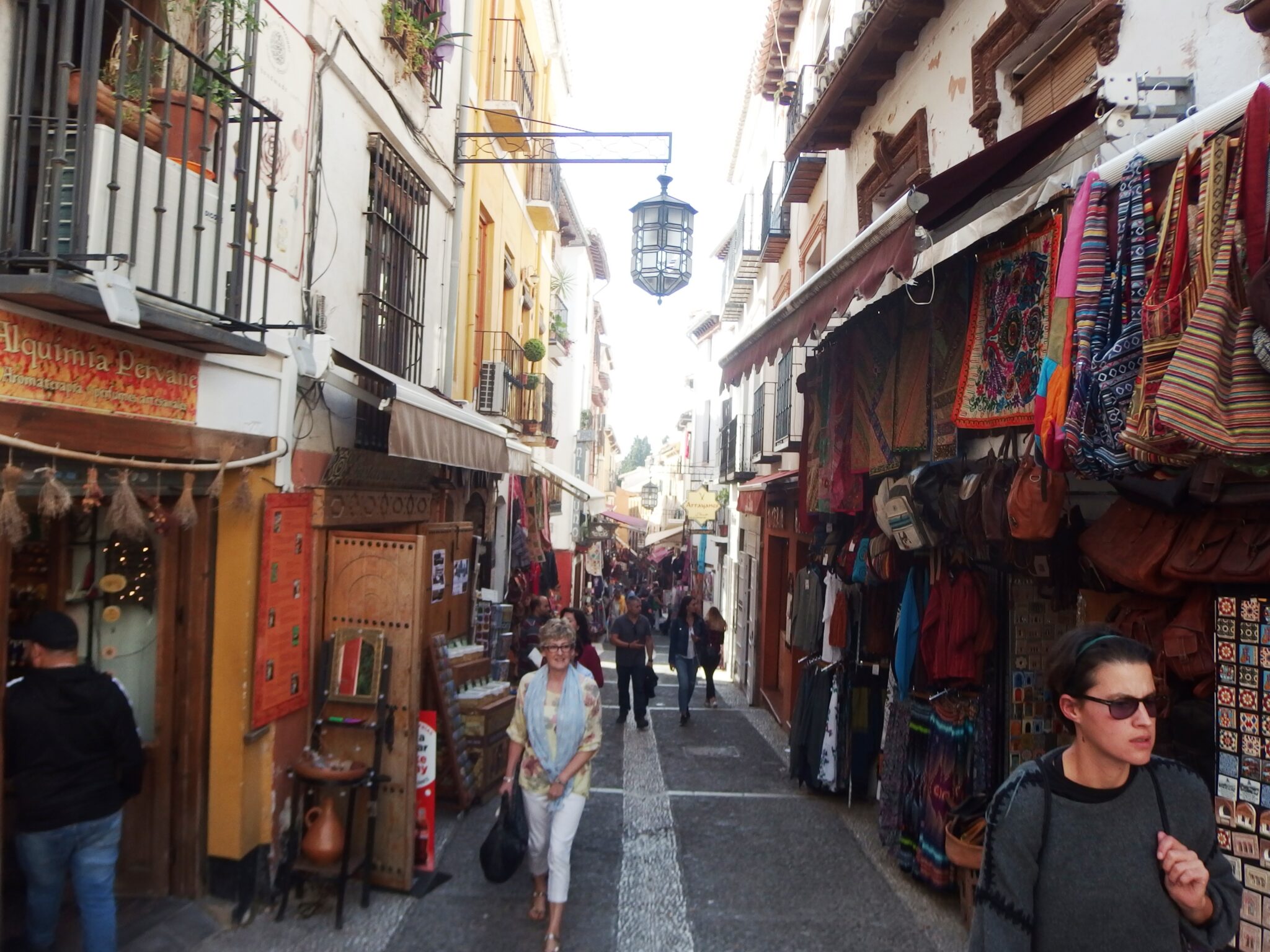 Discovering the Hidden Gems of Granada: A Local's Guide - Hola Properties